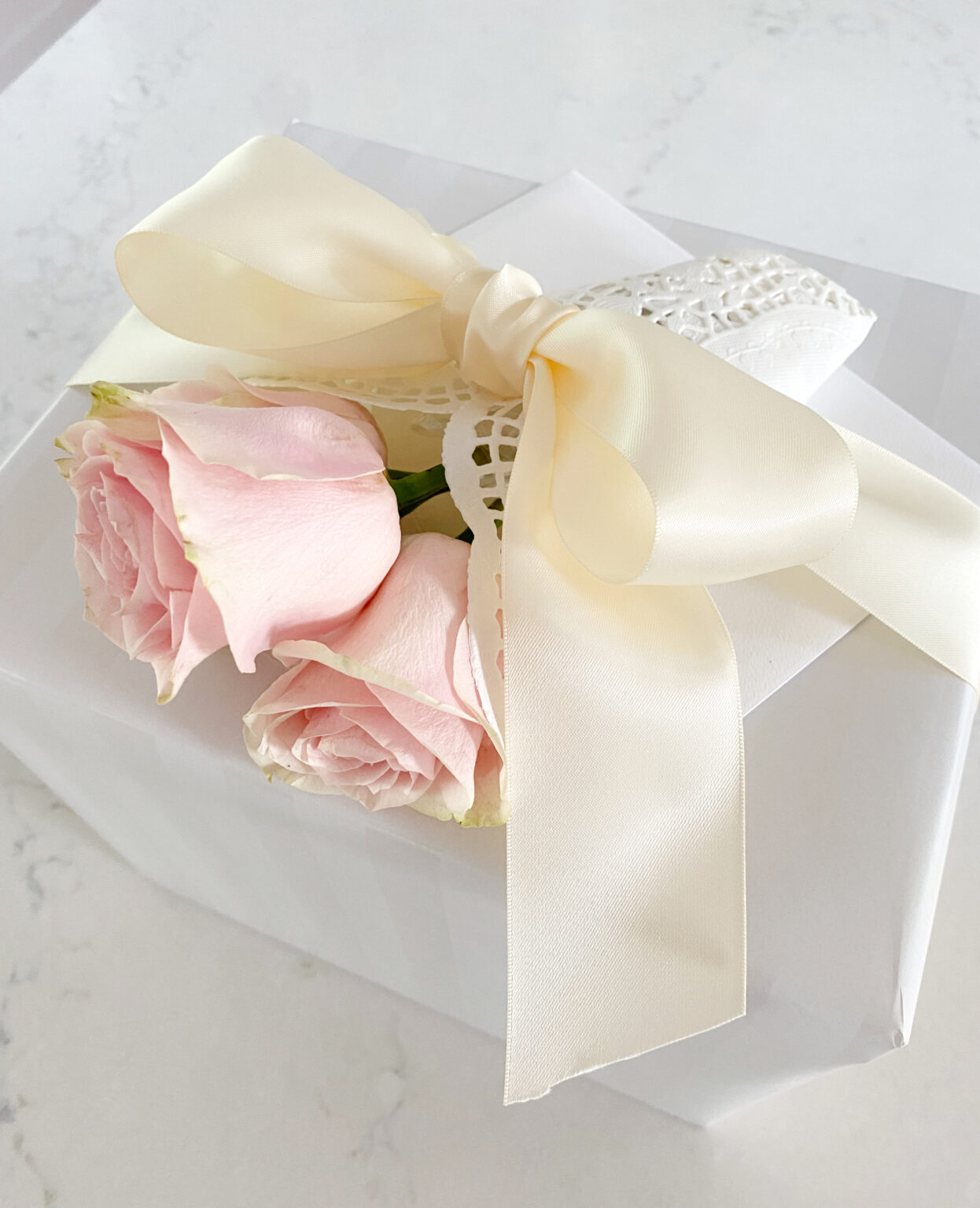 Elegant Rose Topped Gift Wrap